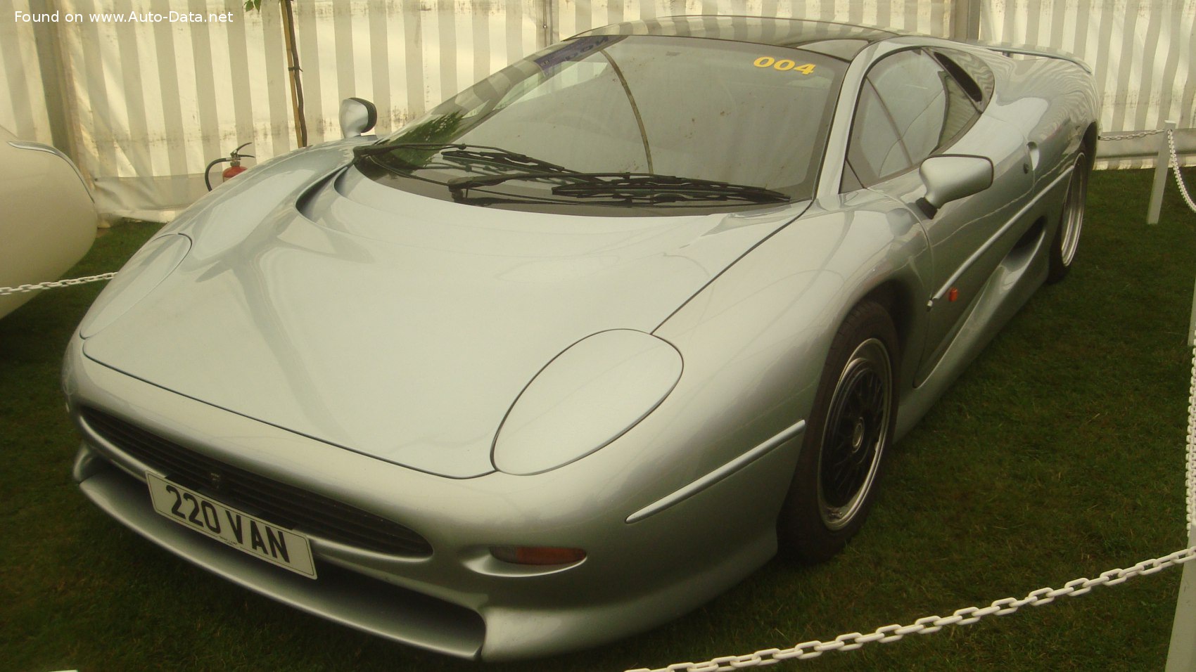 Jaguar XJ220 technical specifications and fuel economy